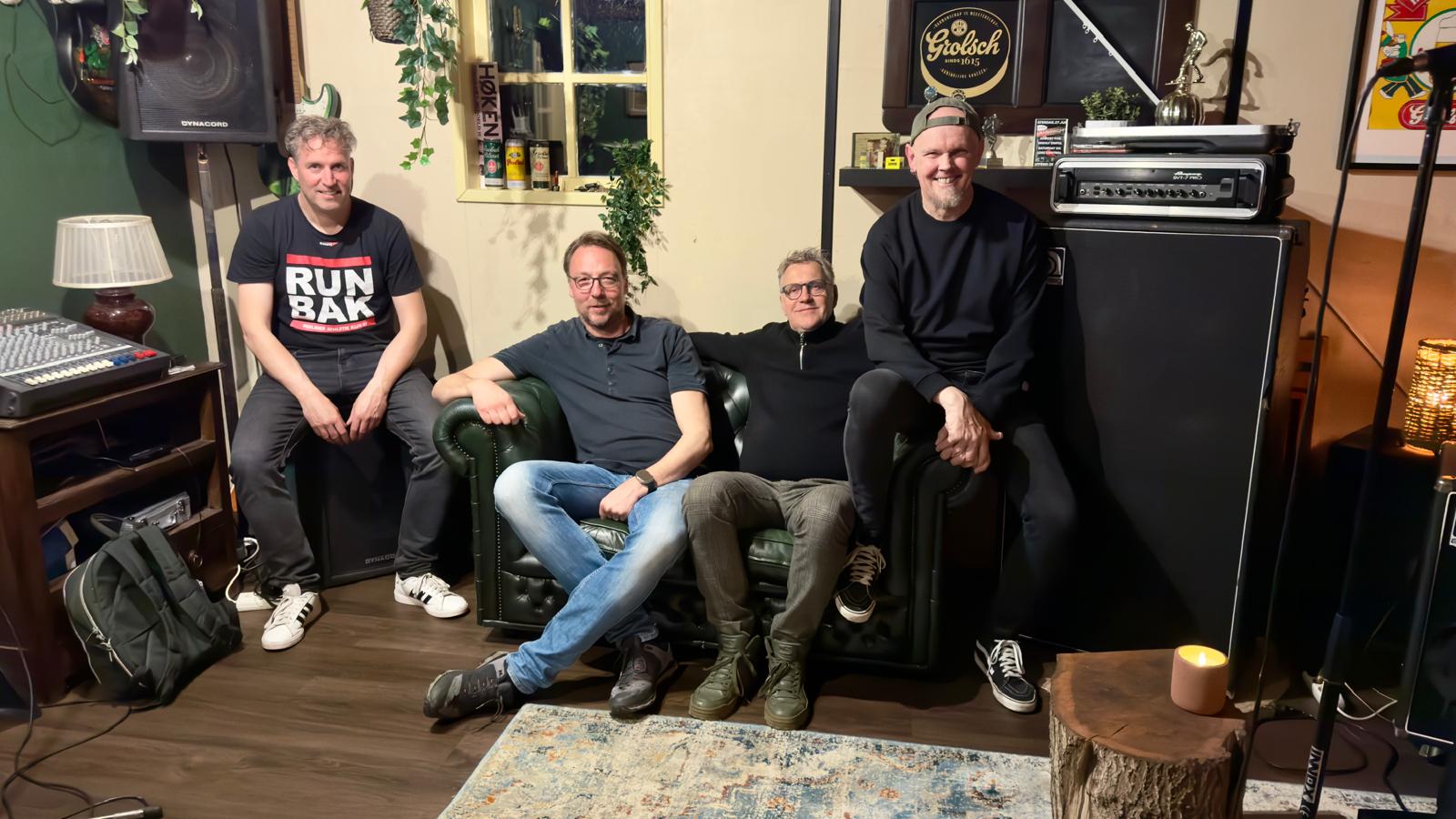 USV-Band "Dug Out" back on stage. | Union SV